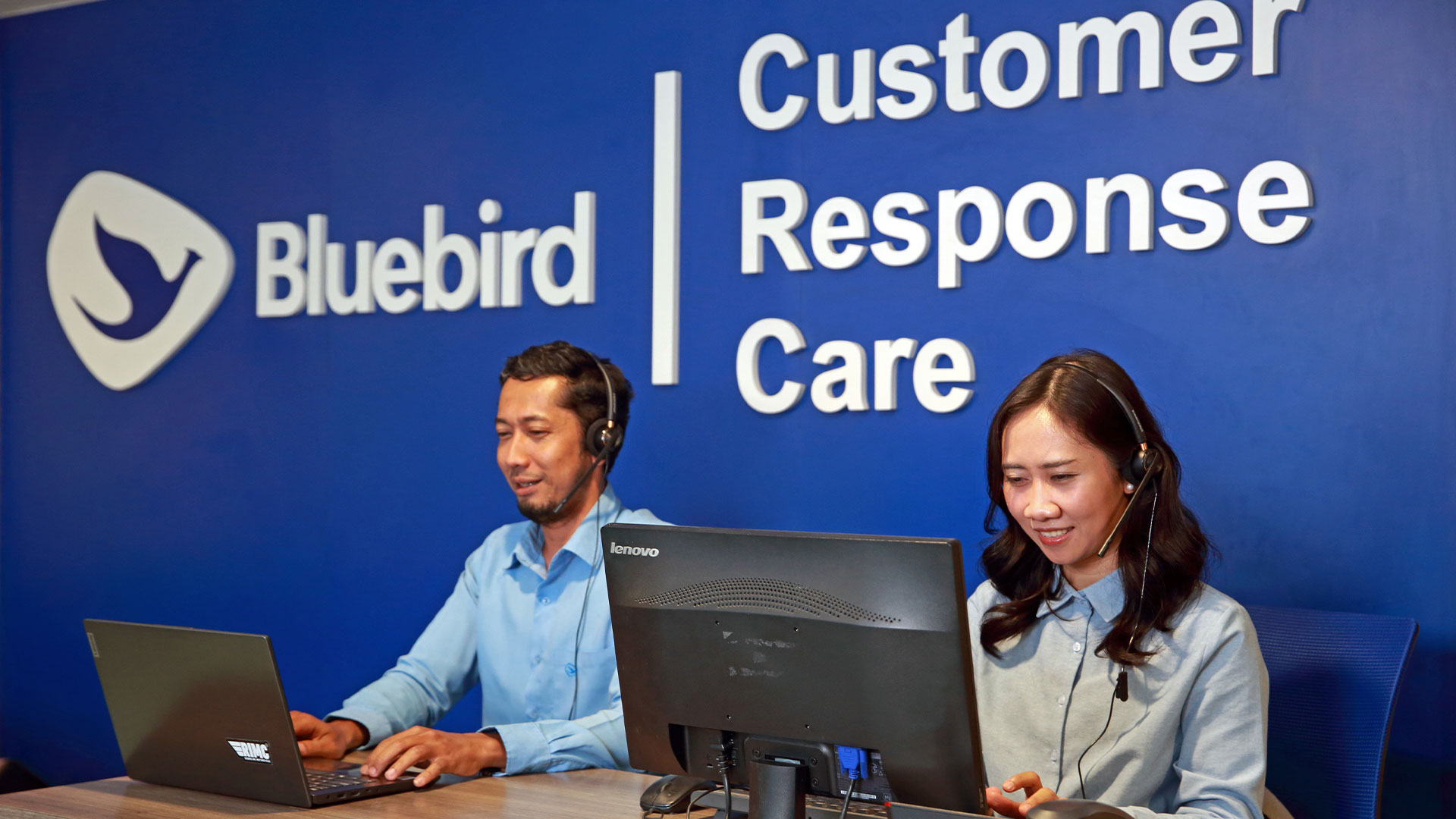 Apakah Call Center Bluebird Selalu Aktif 24 Jam?- Blue Bird Group