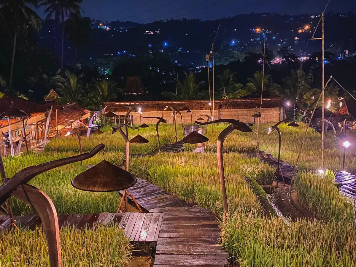 7 Tempat Makan Enak di Bogor dengan View Bagus, Wajib Dikunjungi Saat ...